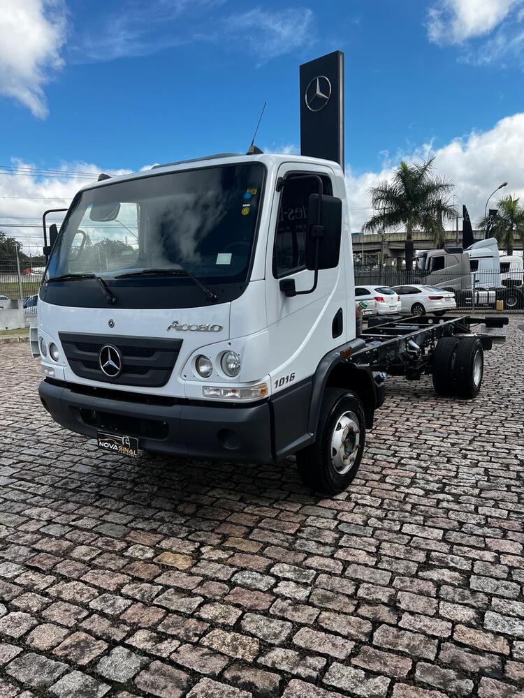Accelo 1016 ano 2022 2022 por R$ 290.000,00 é na Cosmar Veículos