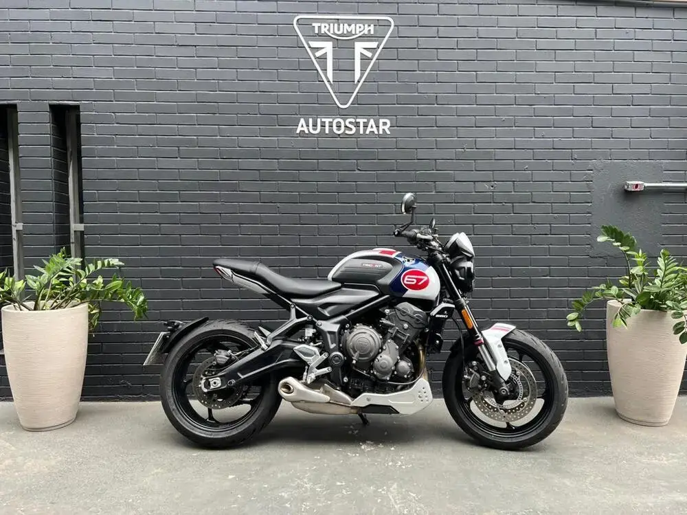 Trident 660 Triple Tribute 2025 por R$ 47.700,00 é na Autostar Harley ...